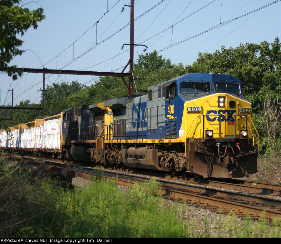 CSX 400, 7766 on Q300